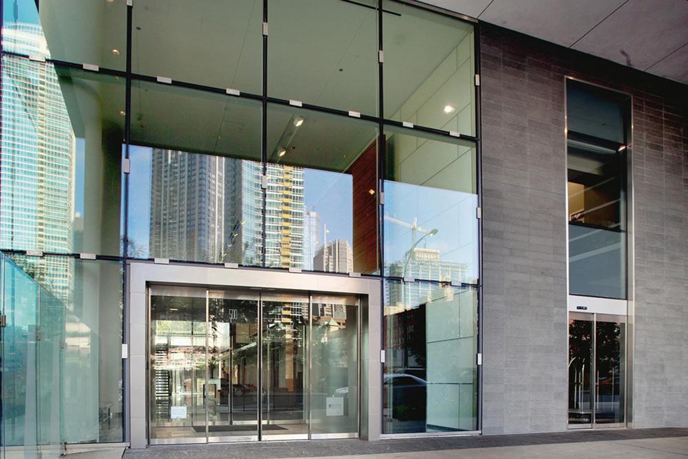 Portes commerciales et automatiques | Les Accès Melnyk